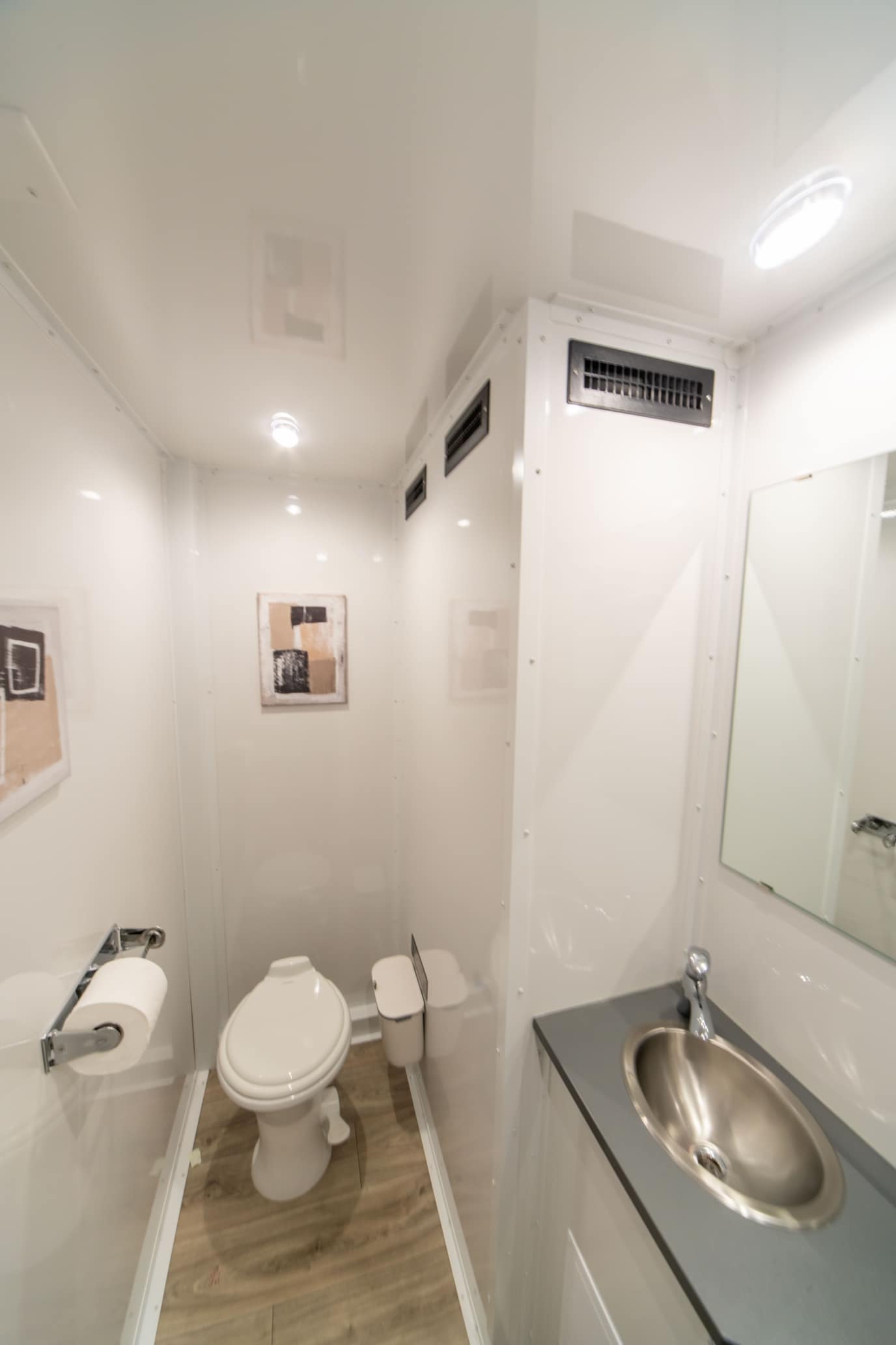 Luxury Portable Restroom Rentals | Throne Rooms | Ashland